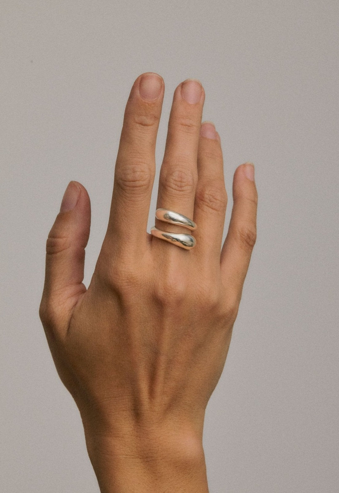 Abrazo Ring by Hernán Herdez | Jeryco Store